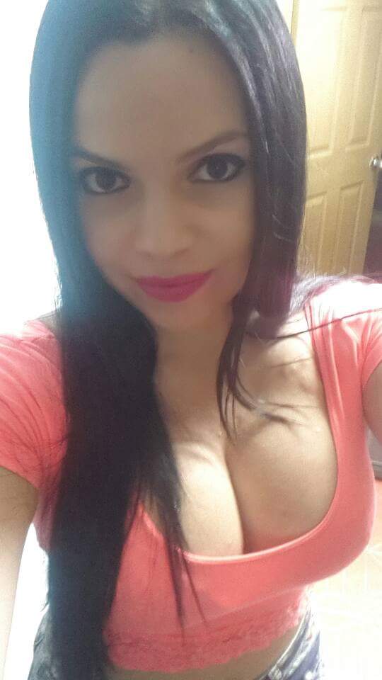 Great bolton cleavage | Scrolller