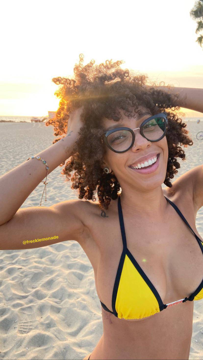 green eyes, freckled face and curly hair🥰 | Scrolller