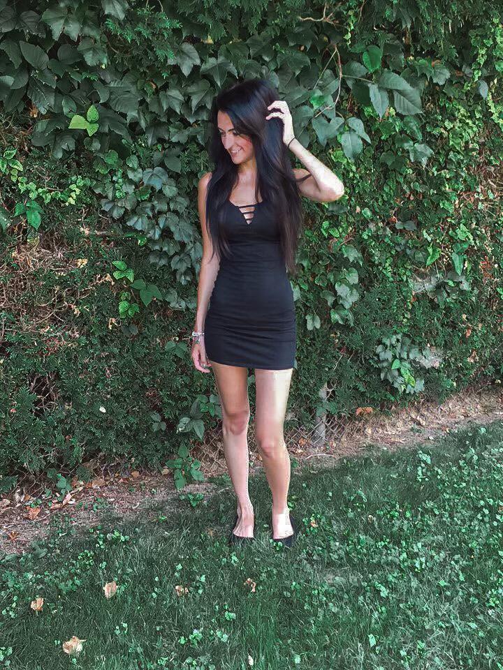 Greenery black drop | Scrolller