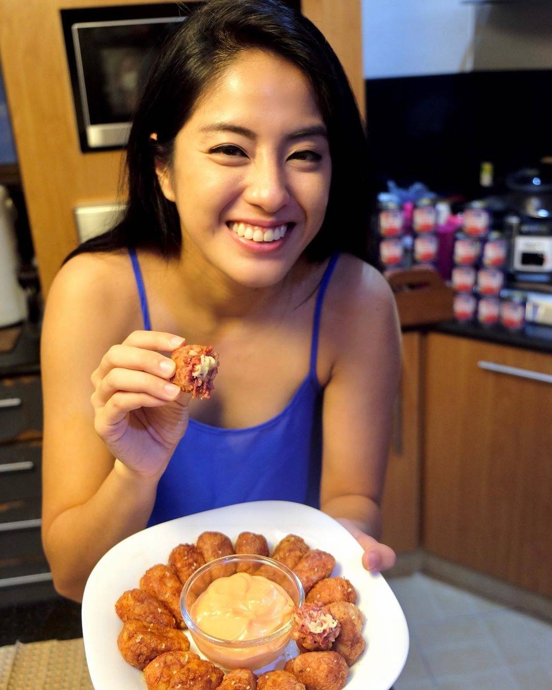 Gretchen Ho | Scrolller