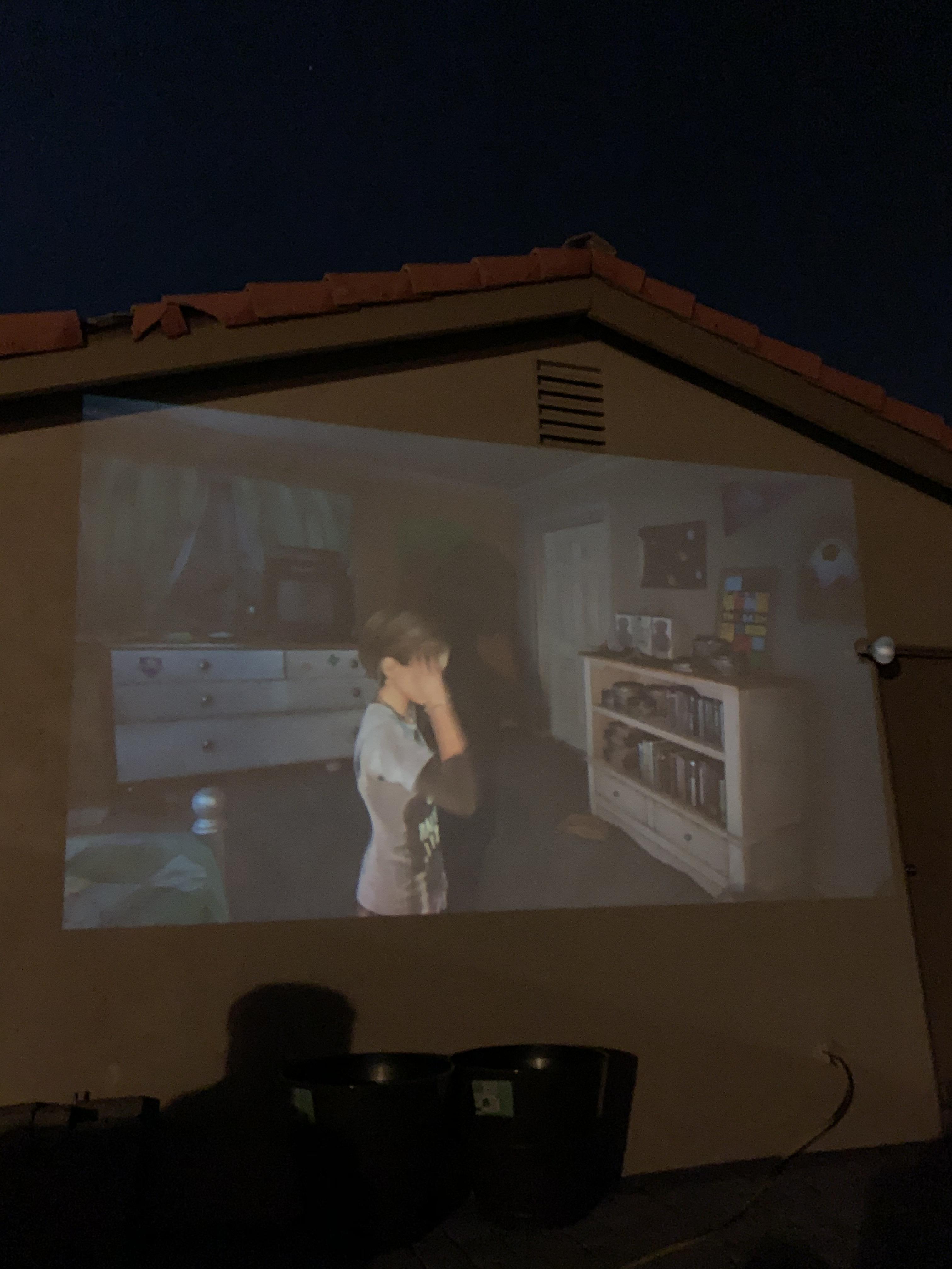 Grounded mode on the projector | Scrolller