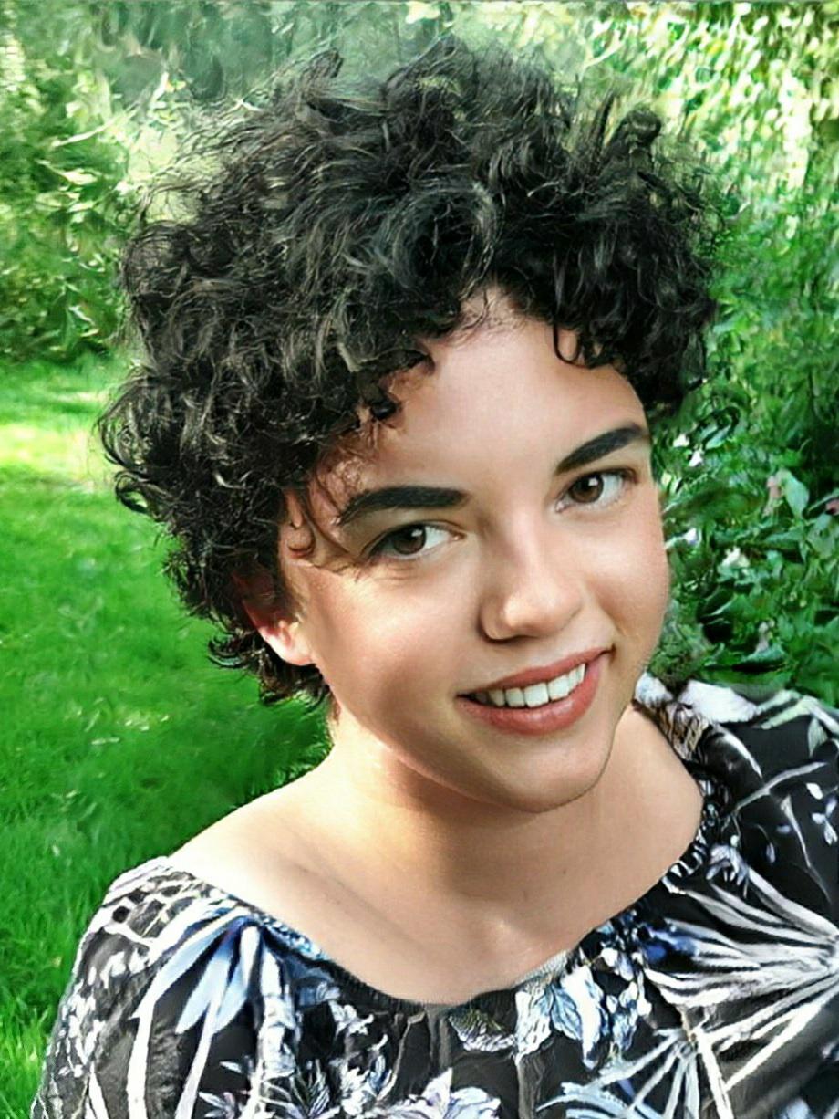 Growing out the pixie.. | Scrolller