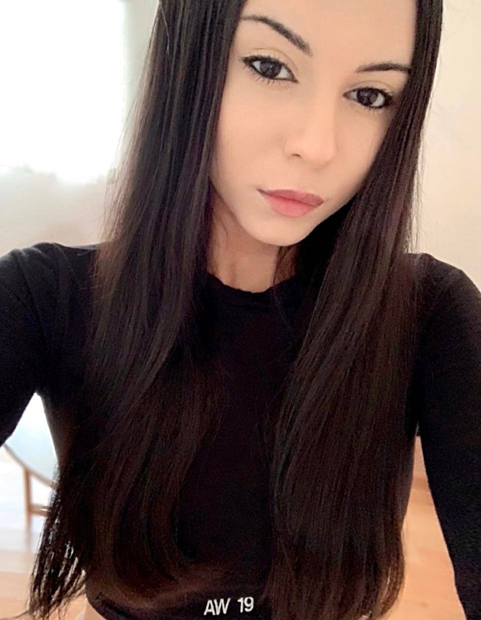 Guess away | Scrolller