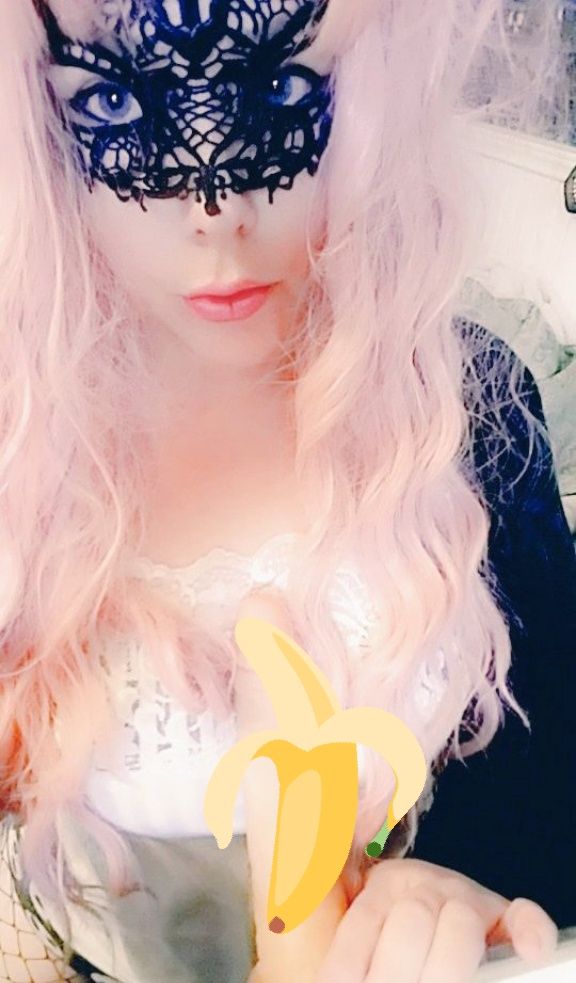 Guess my favorite fruit. 😘 | Scrolller