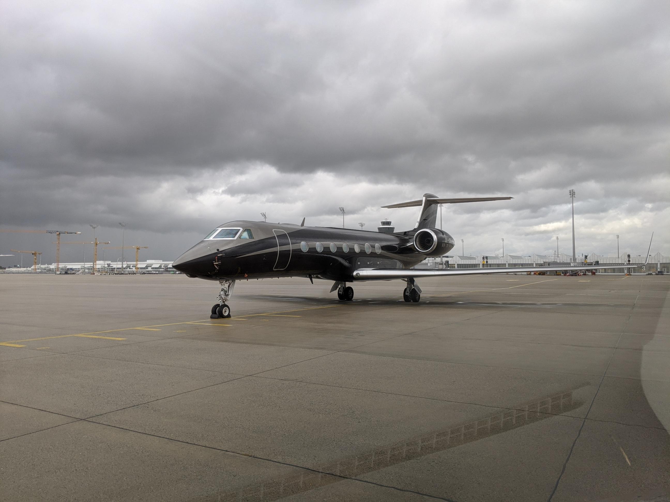 Gulfstream G550 at work today, really like that livery | Scrolller