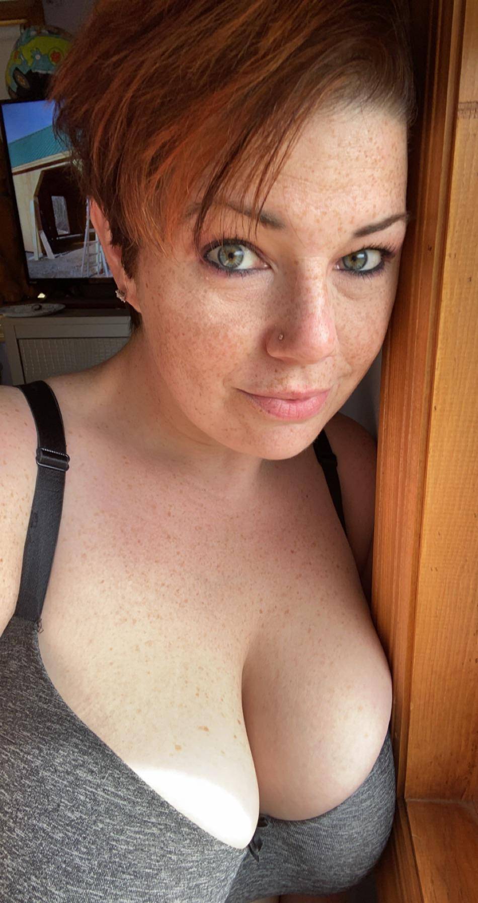 The filtered light coming through the window today made for a lovely picture bringing out my ...