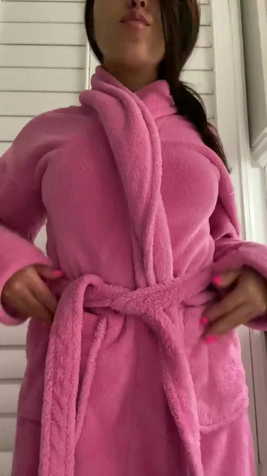 Had to get on my tippy toes to show you a little more 😘 [OC] | Scrolller