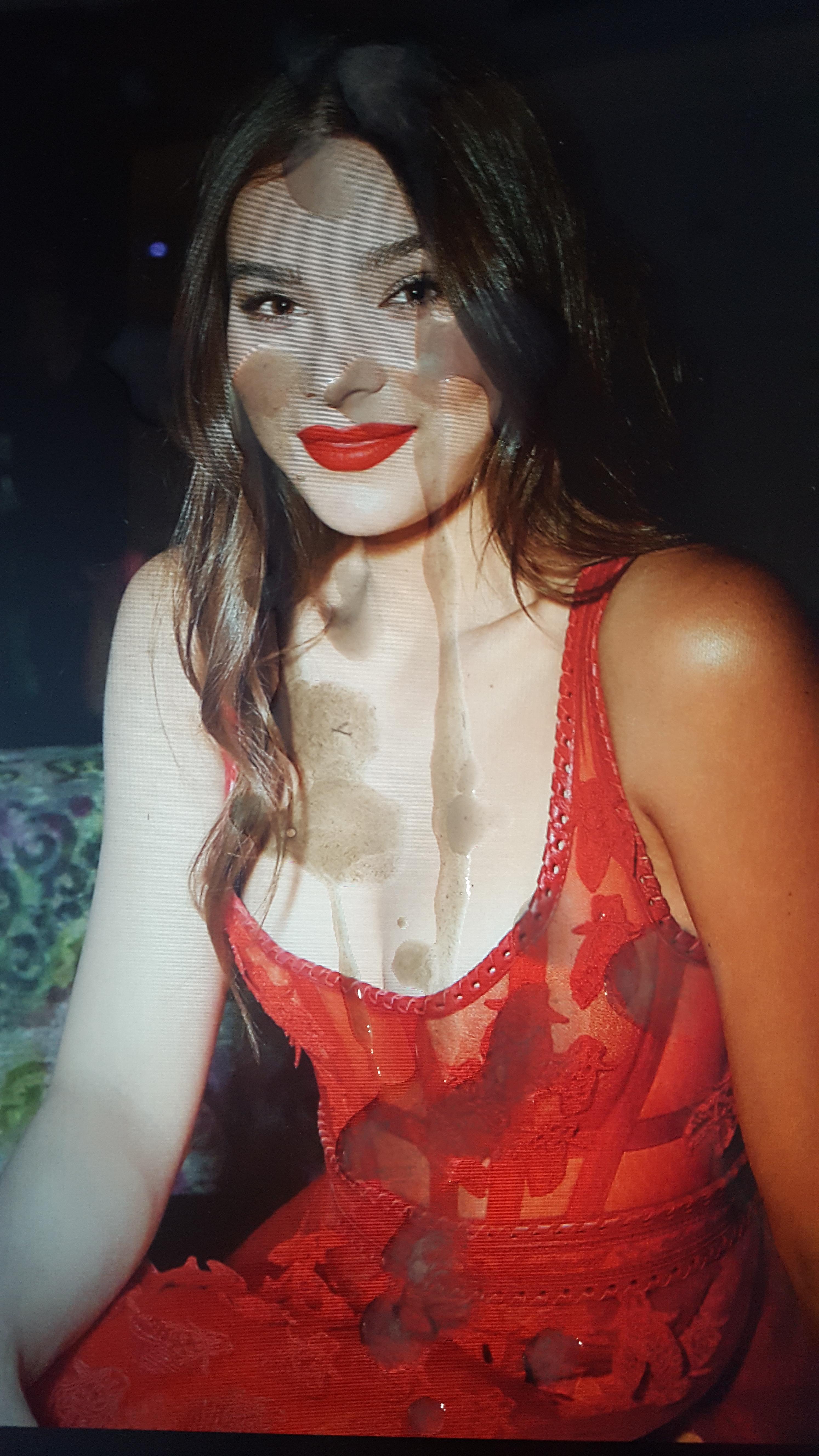 Hailee Steinfeld Cum Tribute | Scrolller