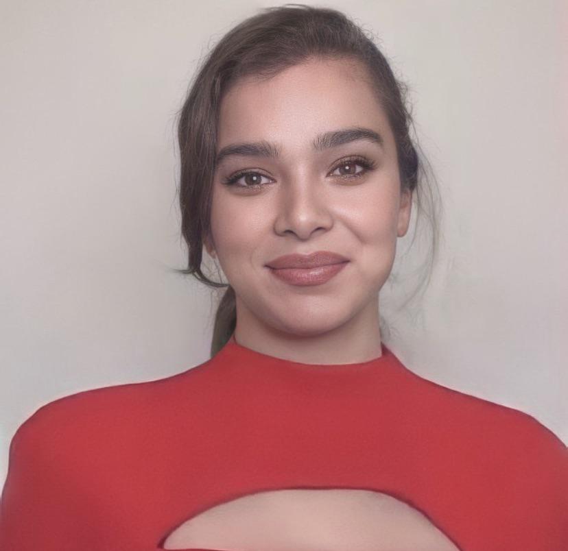 Hailee Steinfeld has the perfect face for a facial. | Scrolller