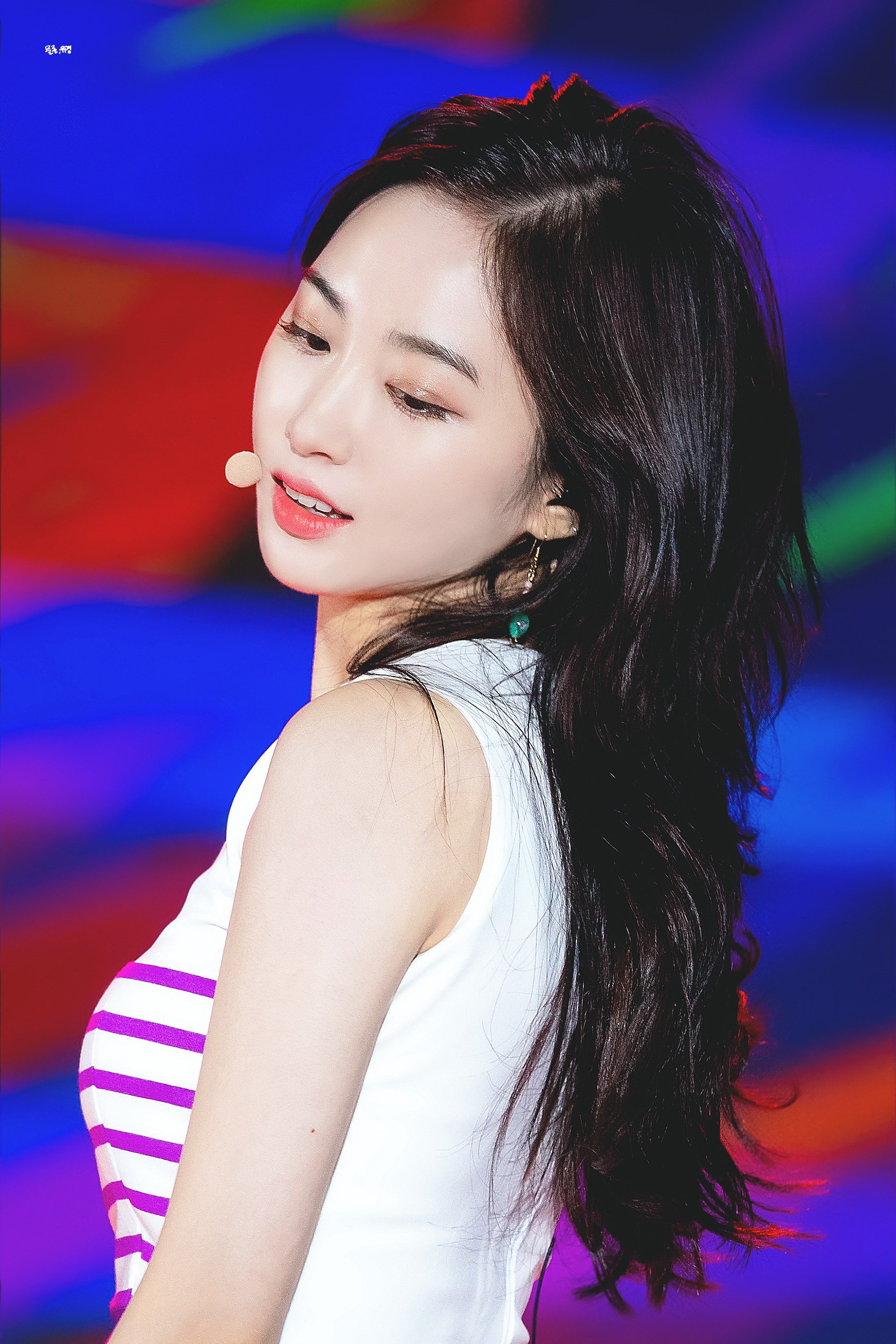 Hair Down Yukyung | Scrolller