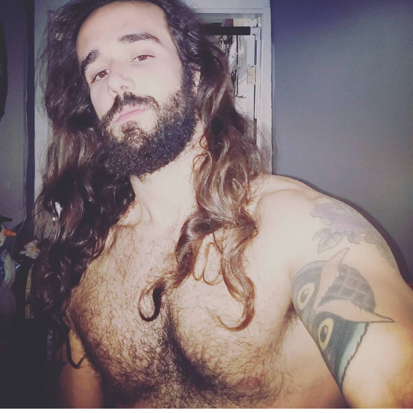 Hairy chest guy with long hair 🐻🙆 | Scrolller