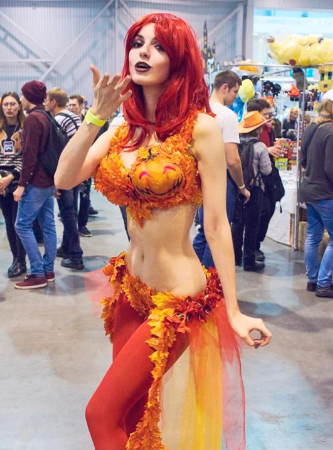 Halloween Poison Ivy cosplay by Alice Spiegel | Scrolller