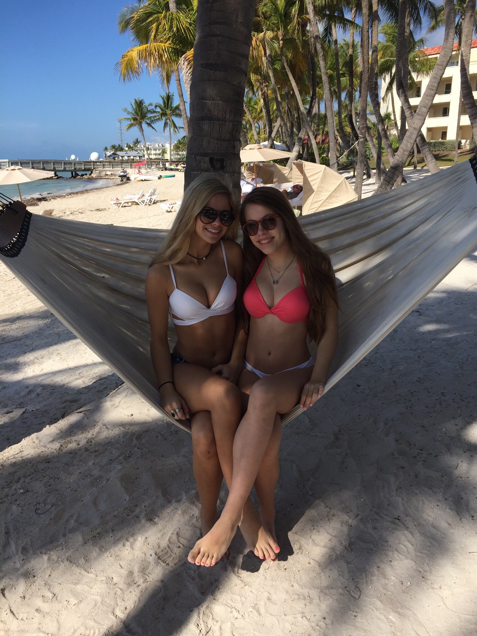 Hammock Buds | Scrolller