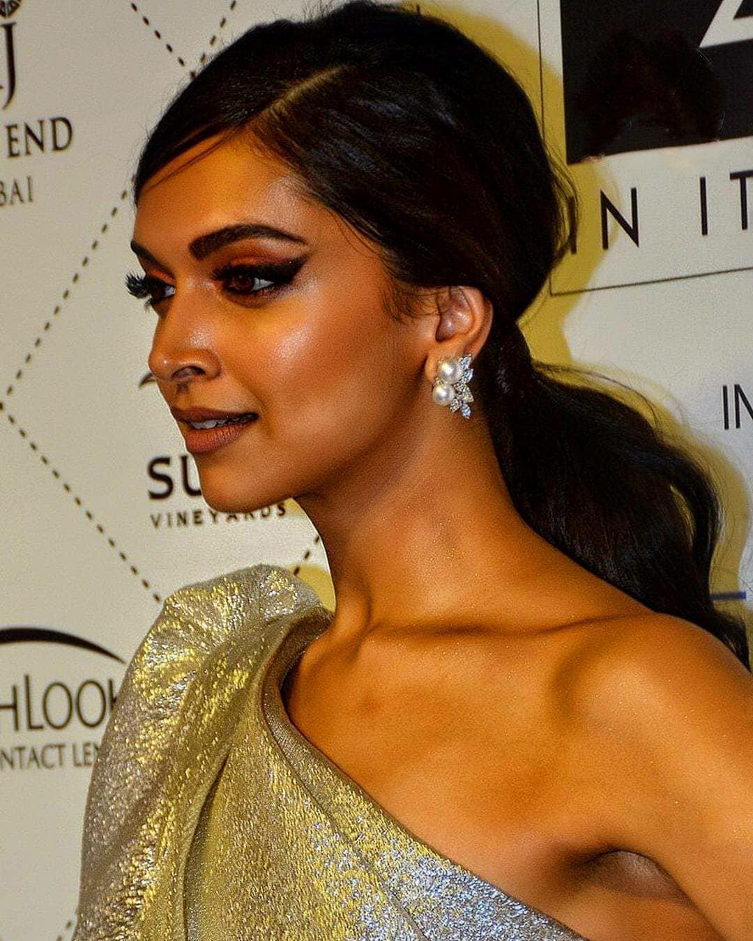 Happy Birthday To Sweaty Dark Armpits Queen Deepika Padukone 👅🔥 Scrolller