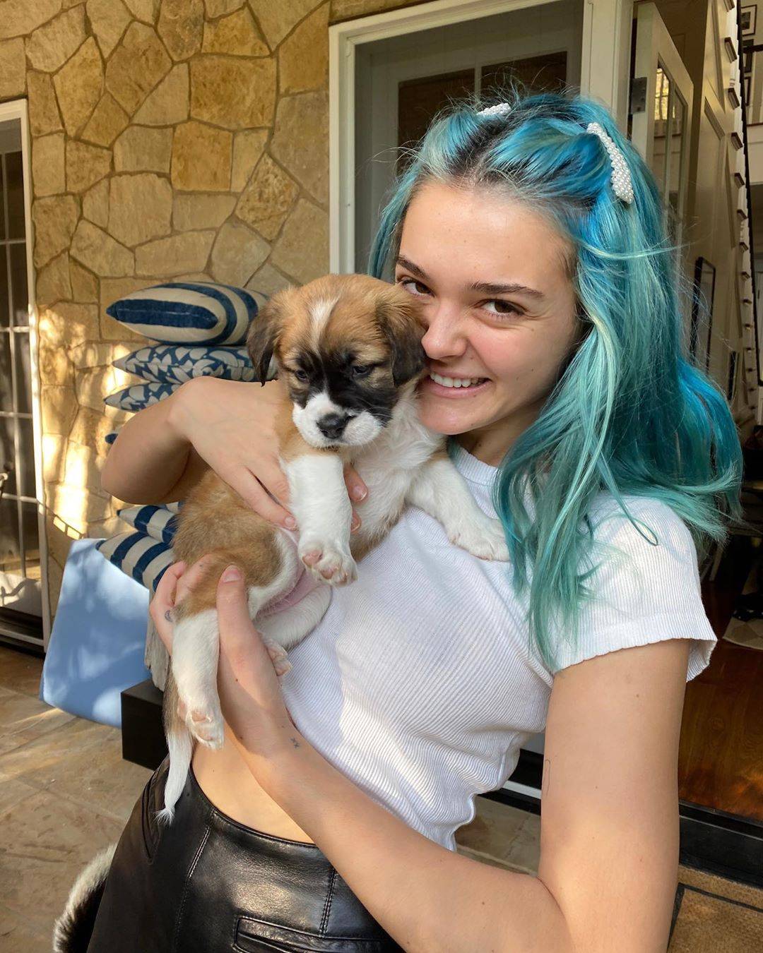 Happy Charlotte and foster Puppy | Scrolller