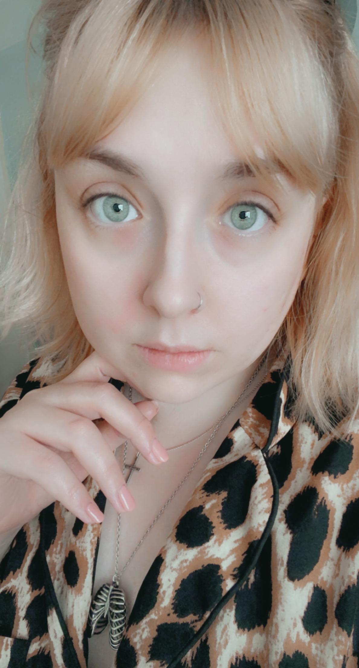 Happy Friday 💛 F[29] | Scrolller