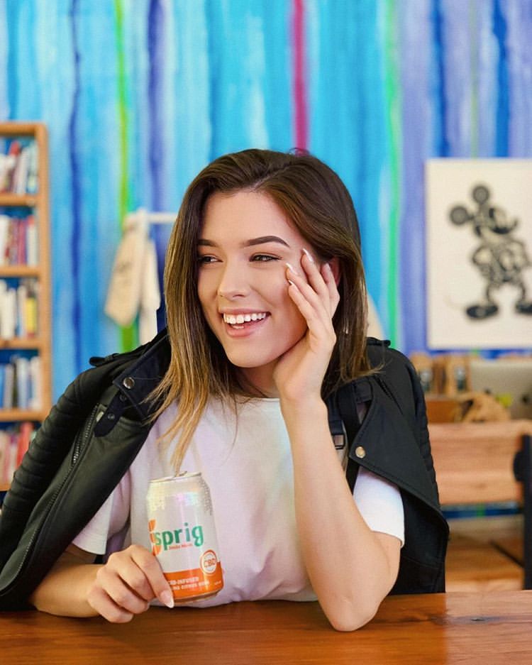 Happy Lauren | Scrolller