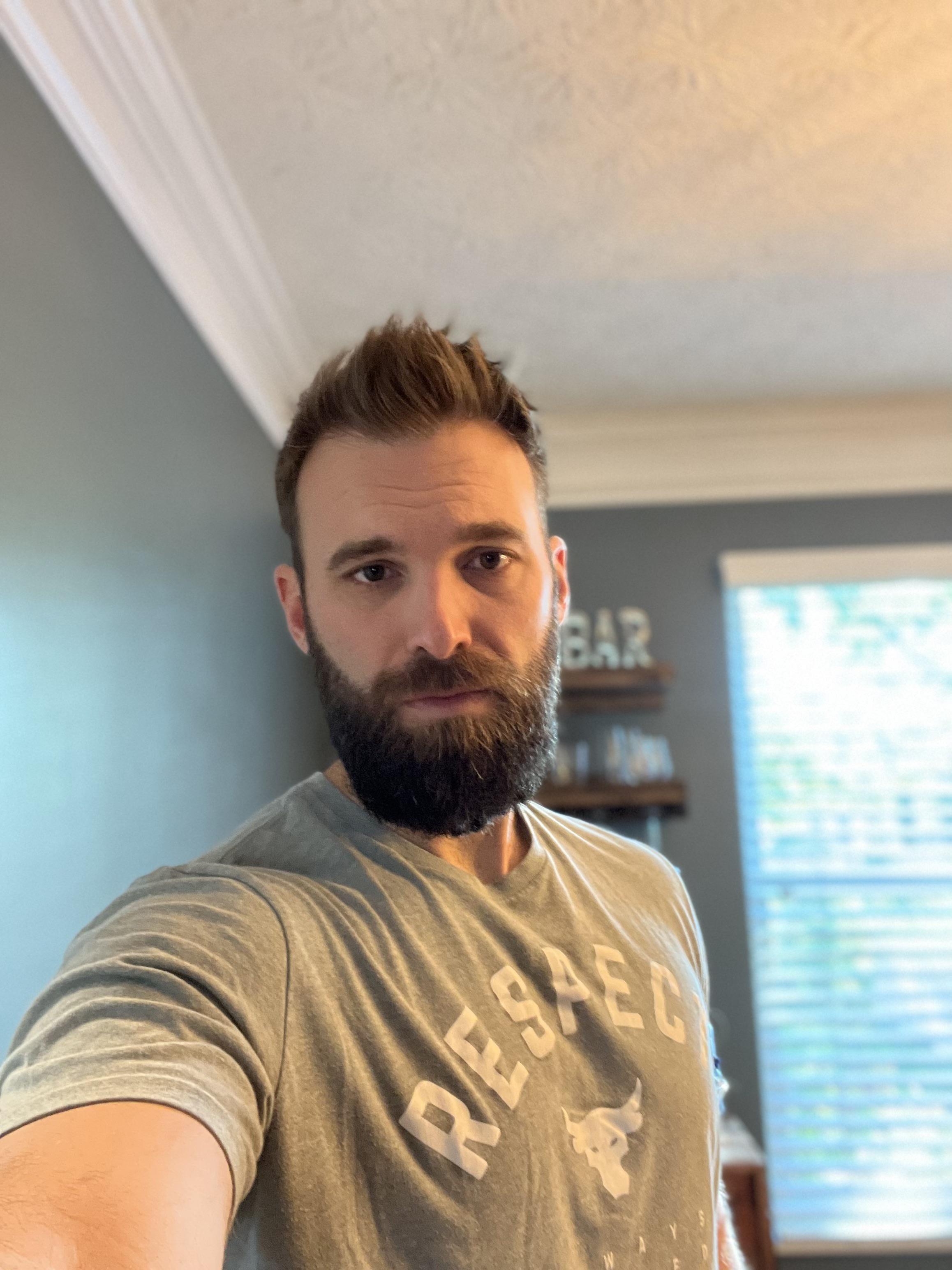 Happy Monday everyone! 10 weeks into my beard journey! | Scrolller