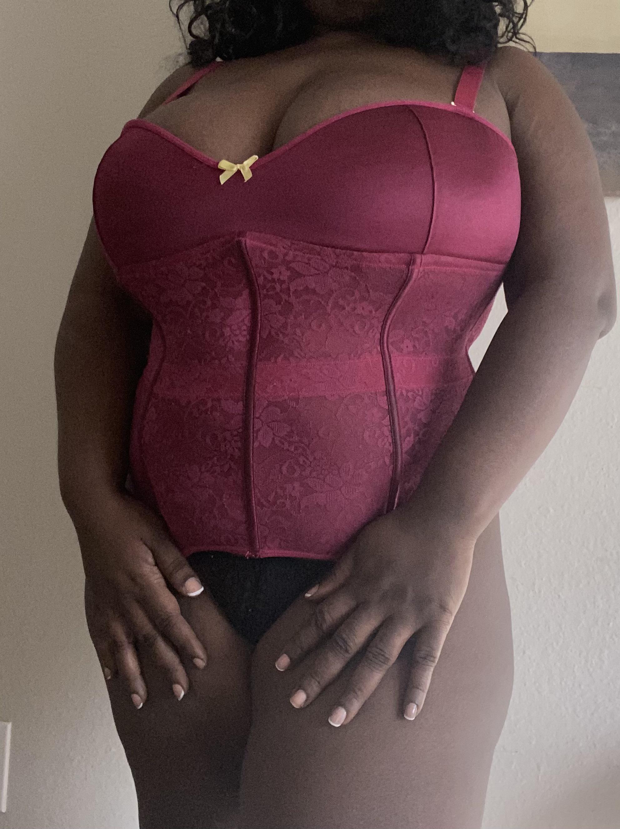 Happy Monday from Curvy Mya | Scrolller