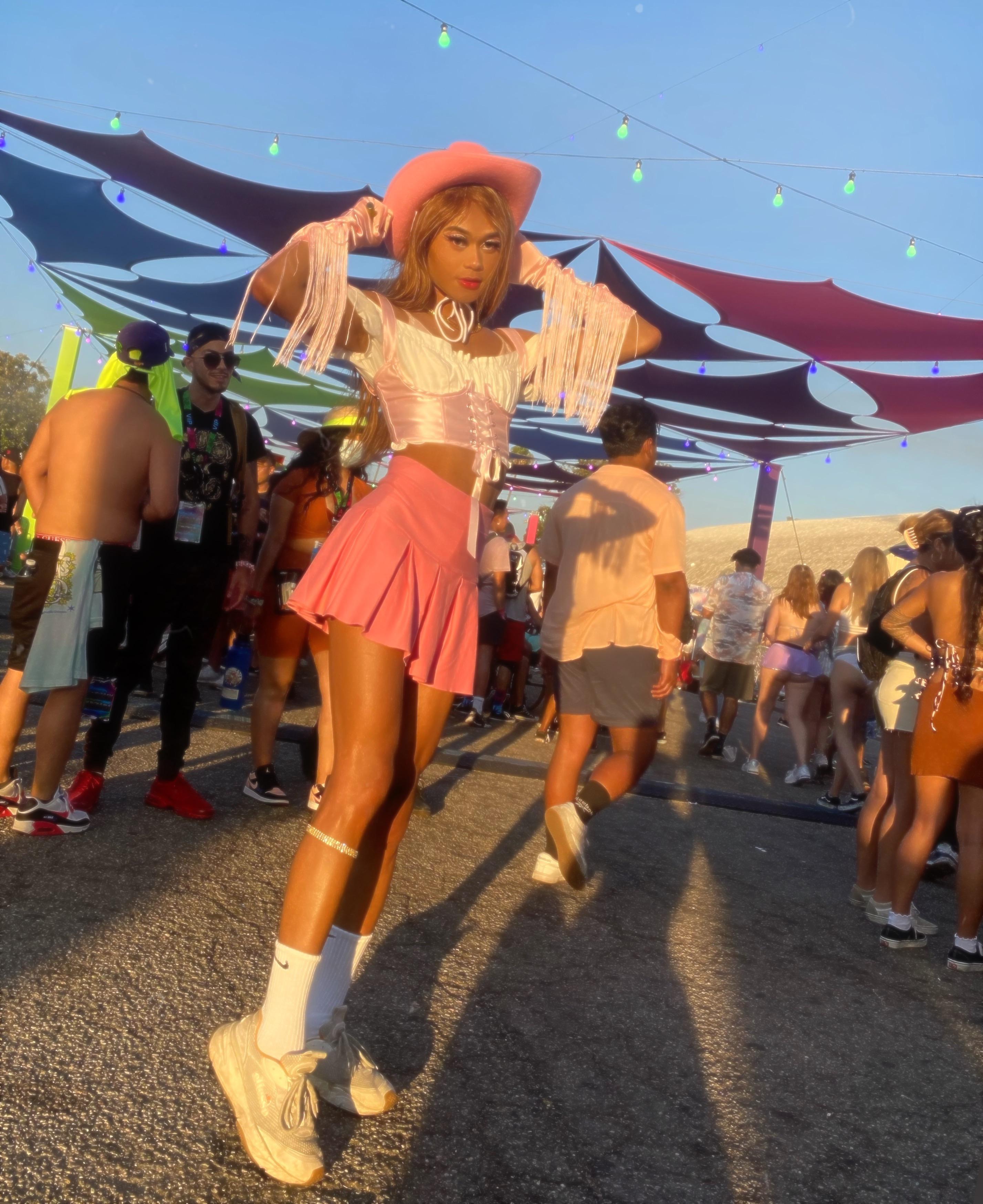 Pussy Poppin at Hard summer 🥵 | Scrolller