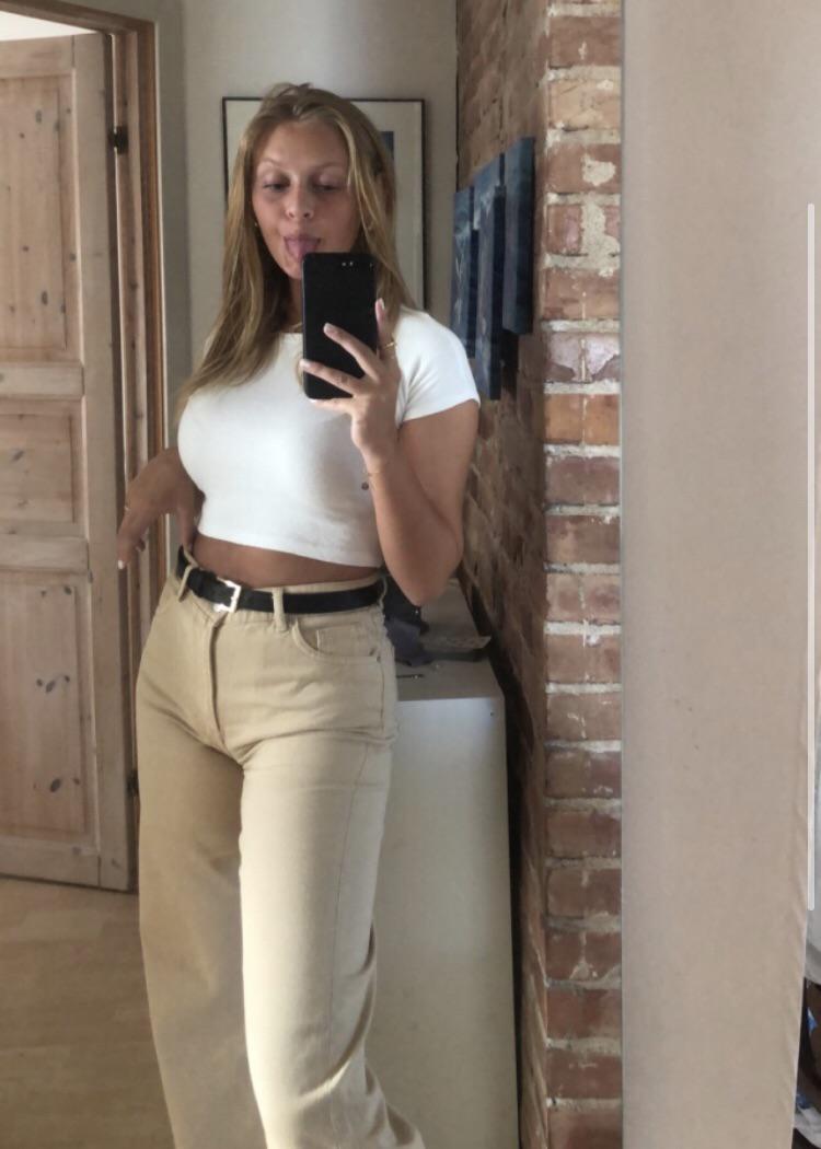 Hard to hide those | Scrolller