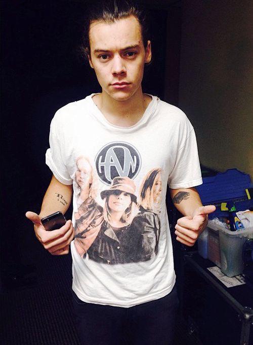Harry Styles in a Hanson shirt | Scrolller