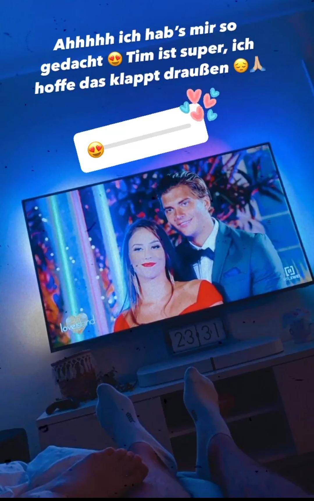 Hat Julia etwa doch einen Freund ?🤔 | Scrolller