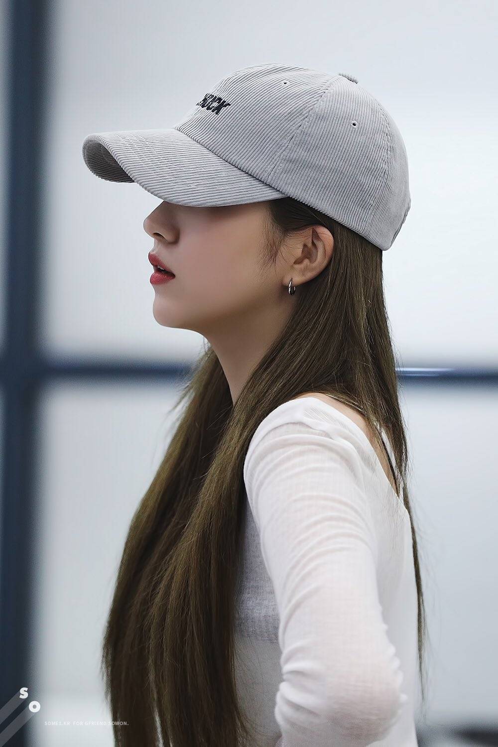 Hat Sowon | Scrolller