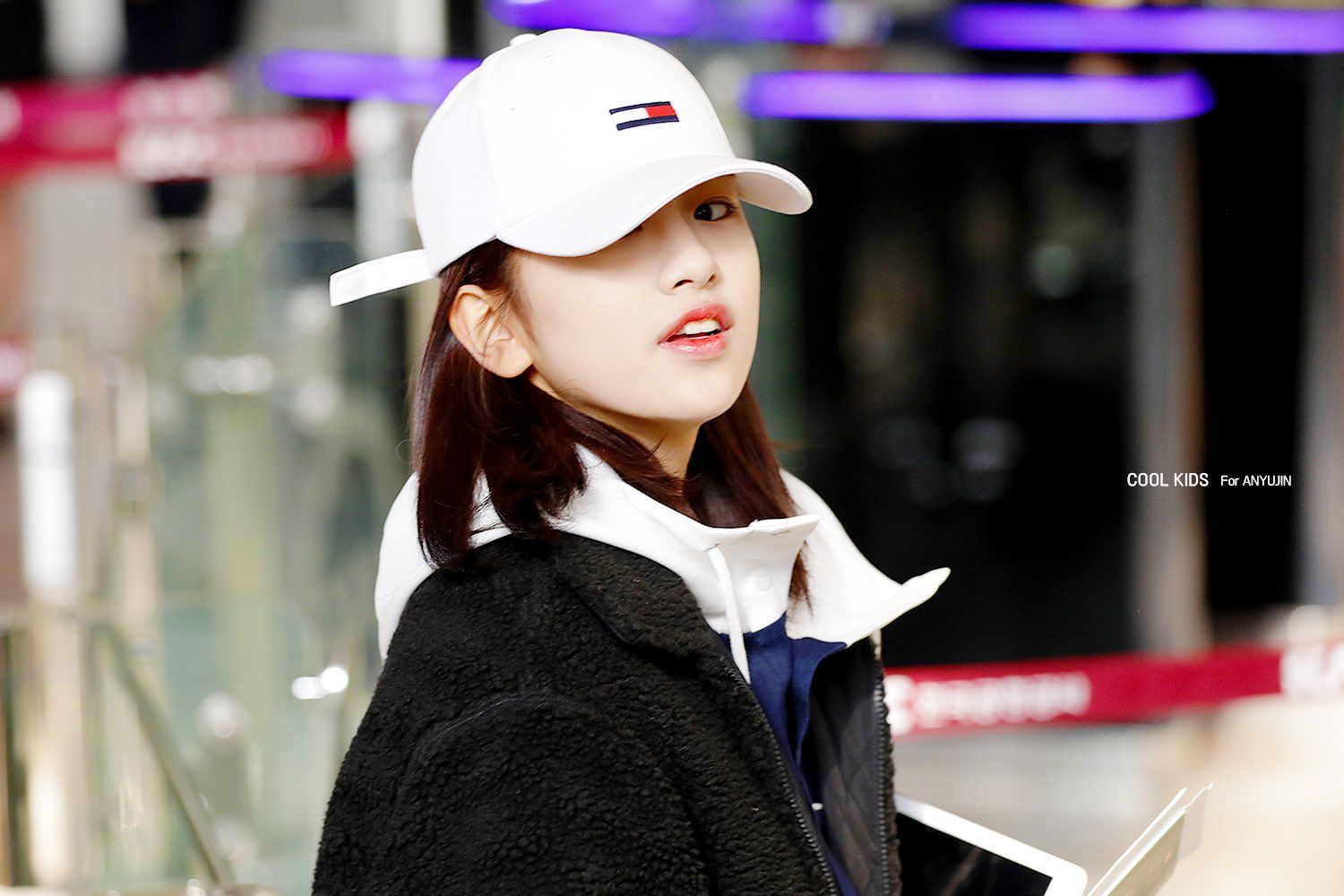 Hat Yujin | Scrolller