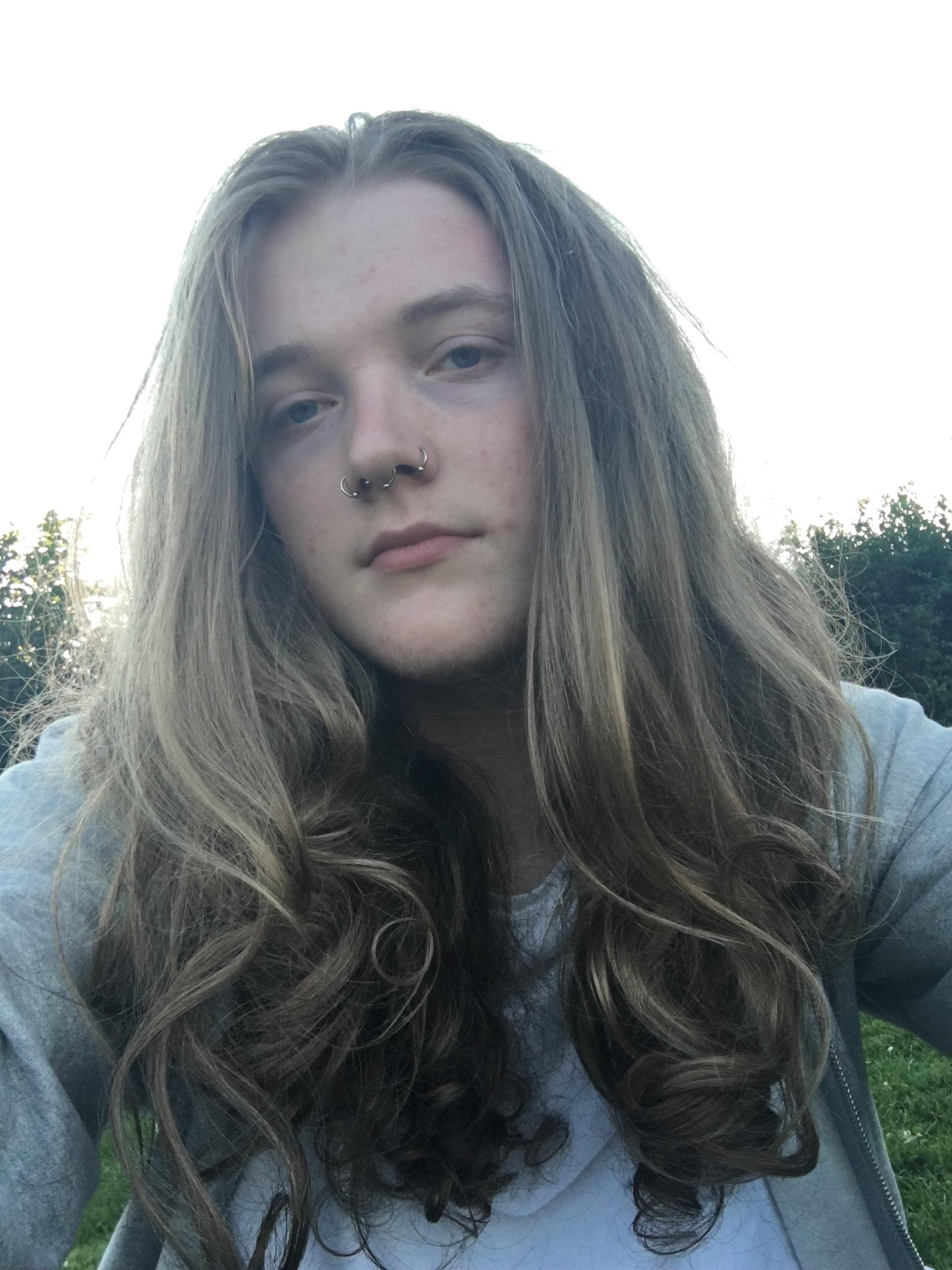 hate selfies but ur welcome | Scrolller