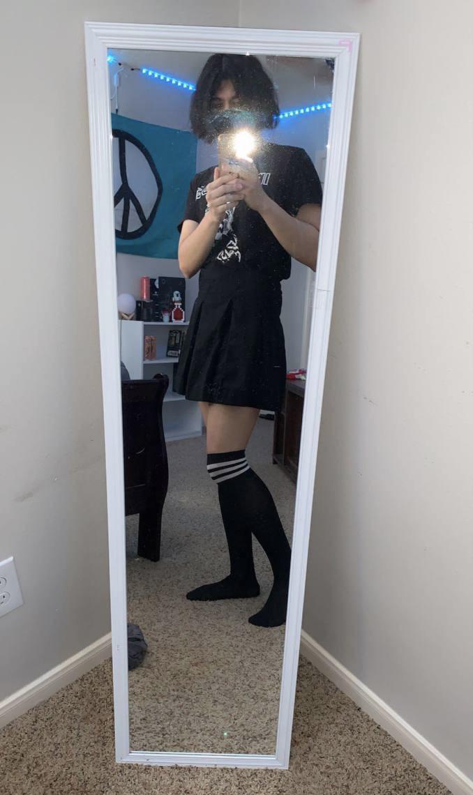 Have a saucy Femboy Friday boys😎 | Scrolller