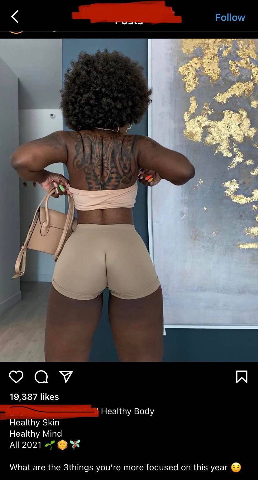 Have you ever seen a more well defined ass crack? | Scrolller