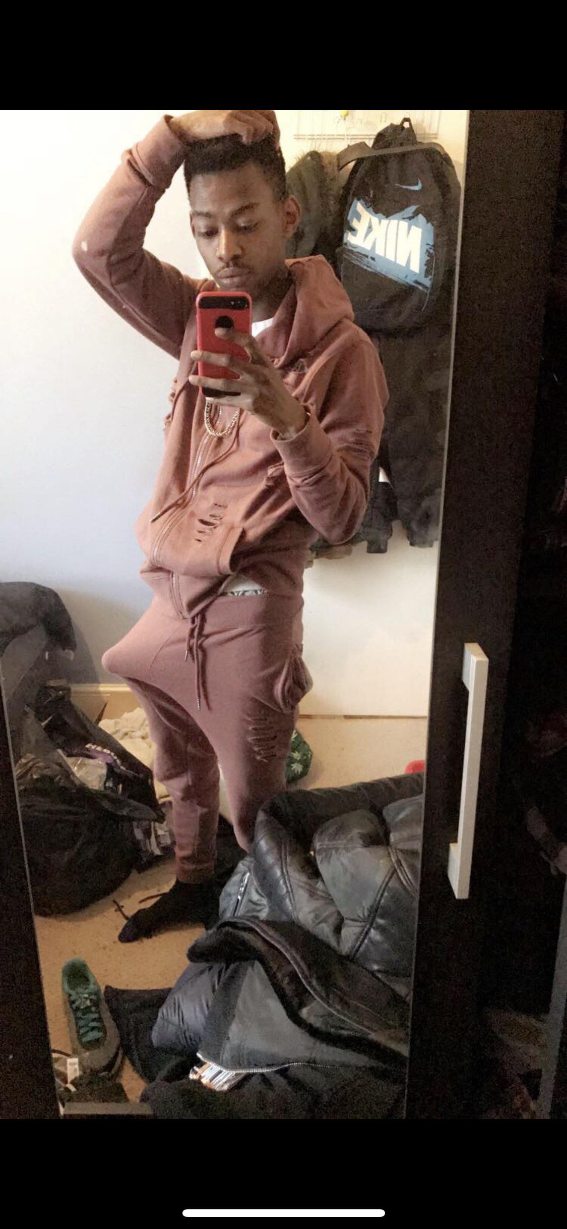 Room is messy but look at my outline | Scrolller