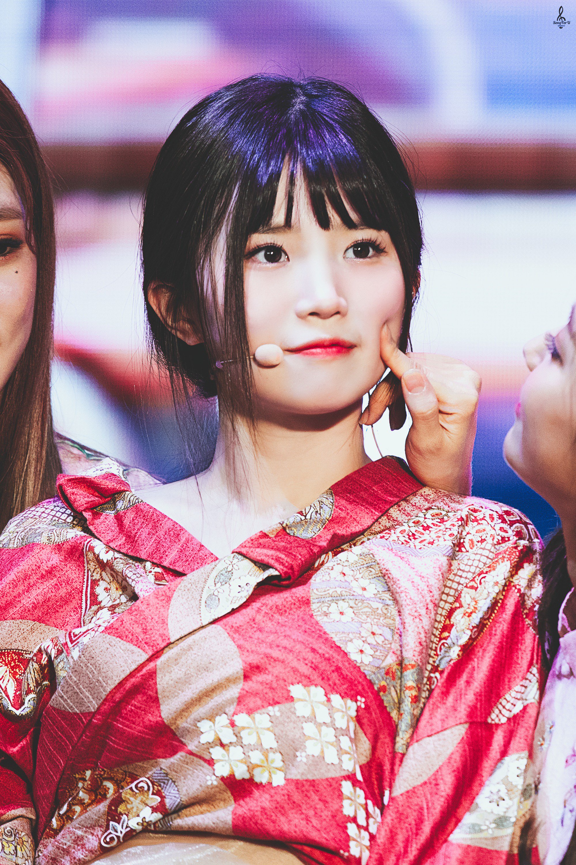 Hayoung and her soft cheeks | Scrolller