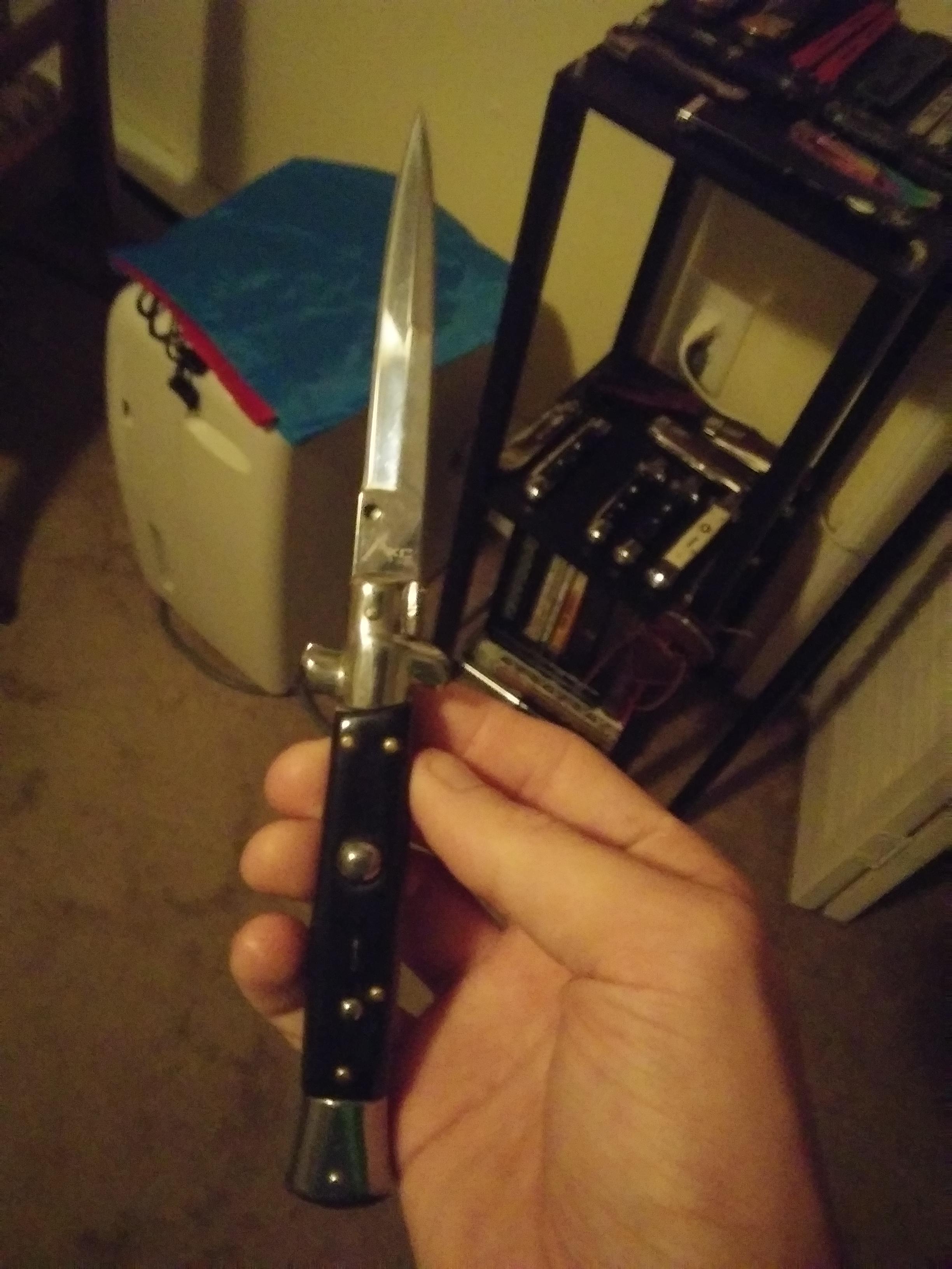 He finally got the knife I sent. Yay. | Scrolller