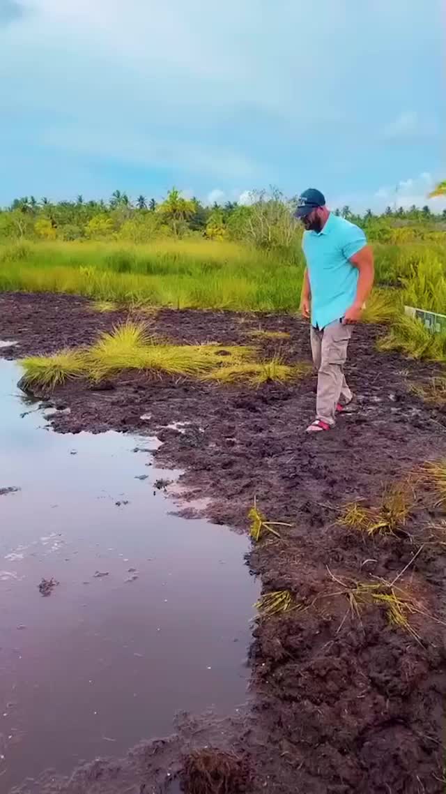 He takes the shoes off so they won't get muddy | Scrolller