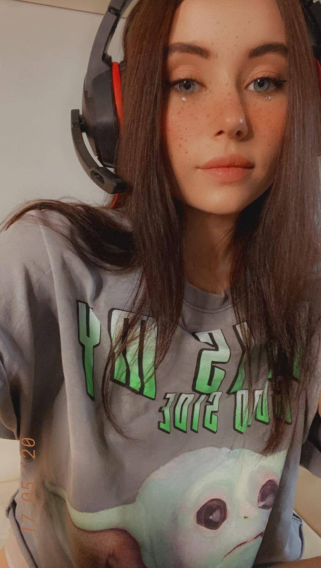 Headphones | Scrolller