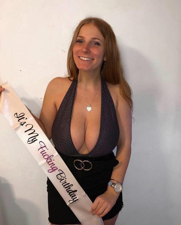 Heavy hangers | Scrolller