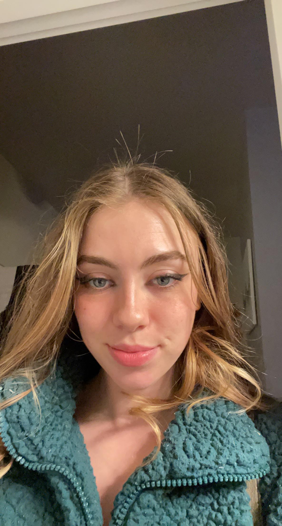 Hello 21f | Scrolller