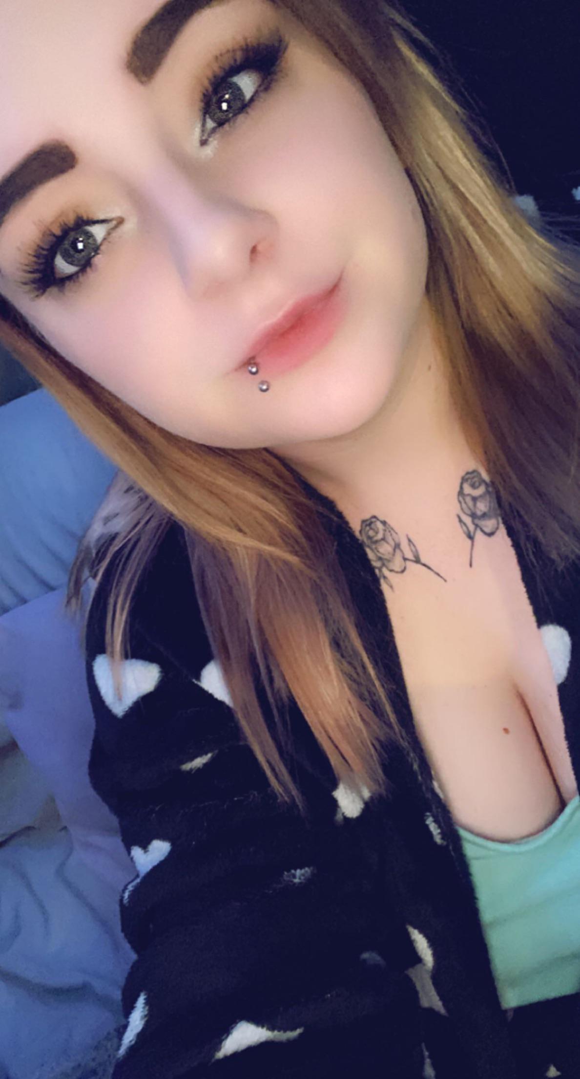 Hello ☺️ | Scrolller