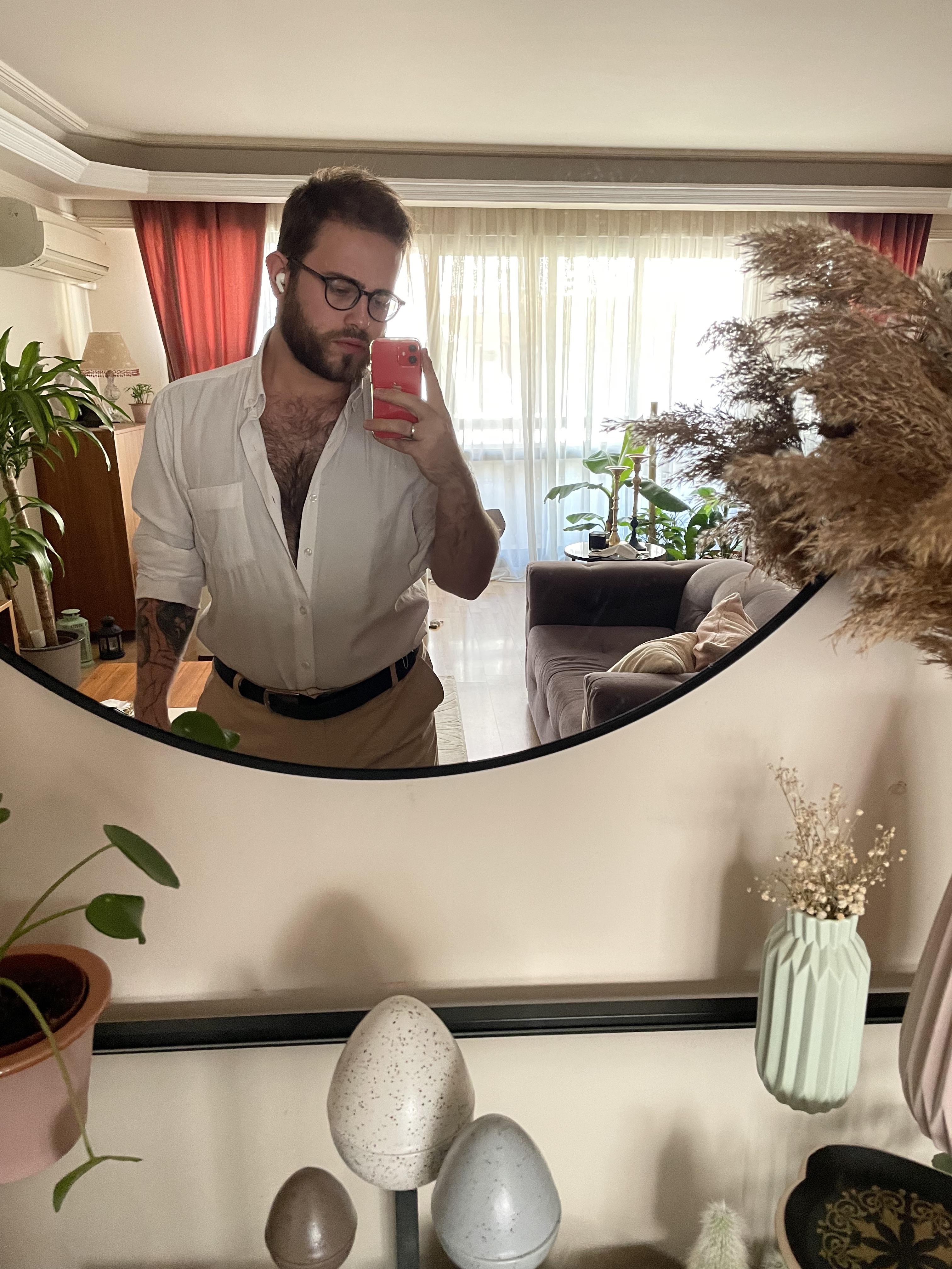 Hello boys | Scrolller