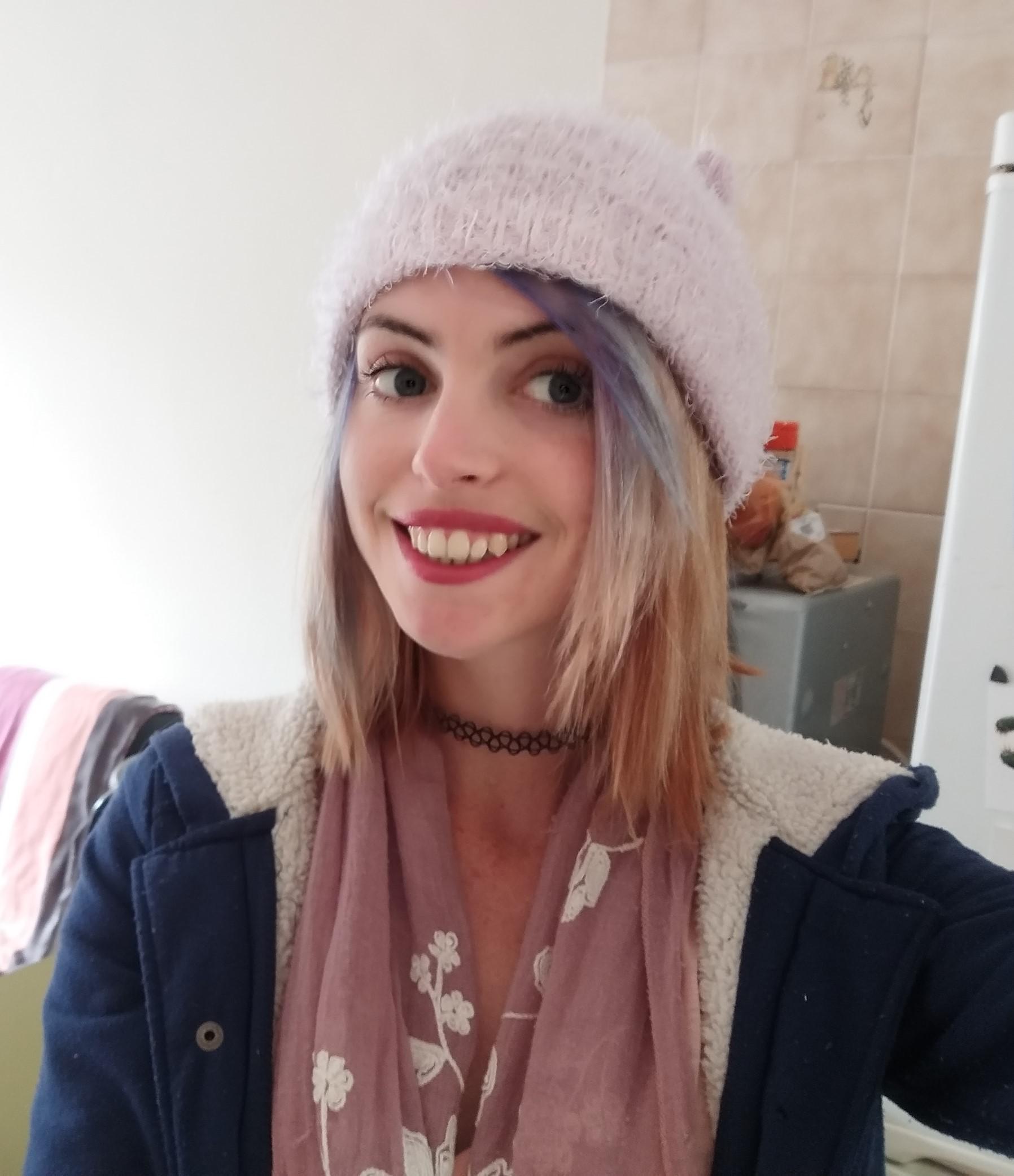 Hello! 🌻 (f, 28) | Scrolller