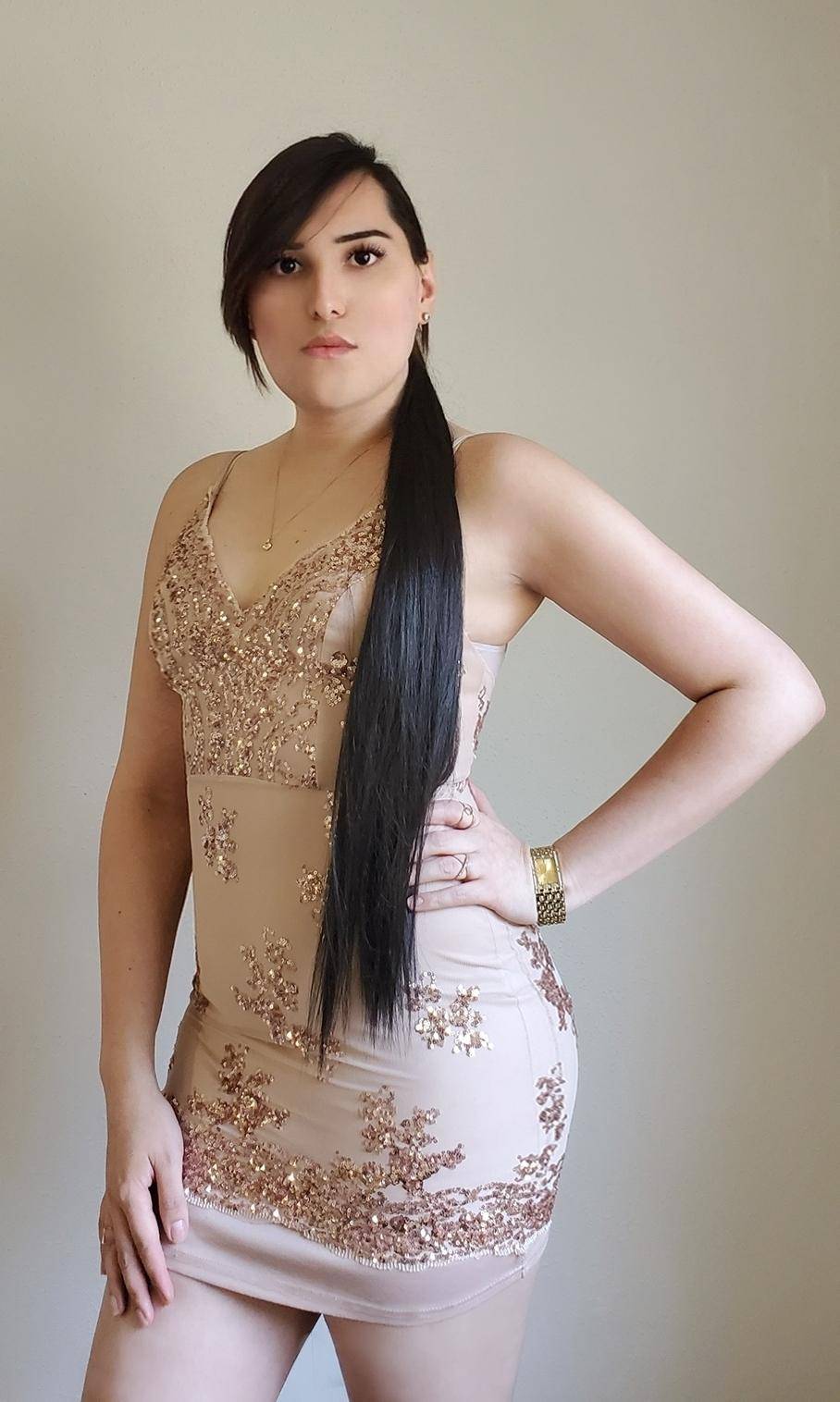 Hello! I'm Lucia, New Here! 😁💛 | Scrolller