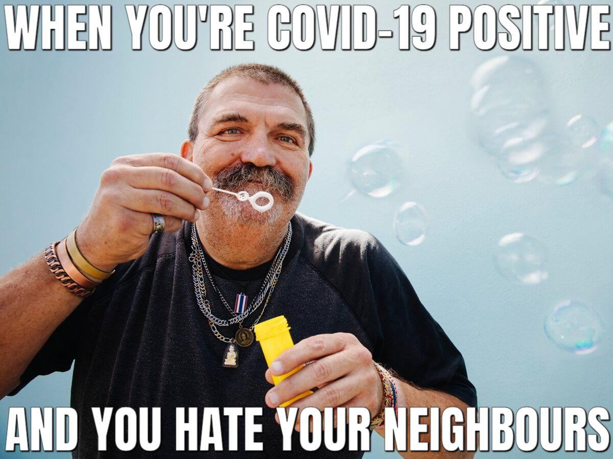 "Hello neighbour!" | Scrolller