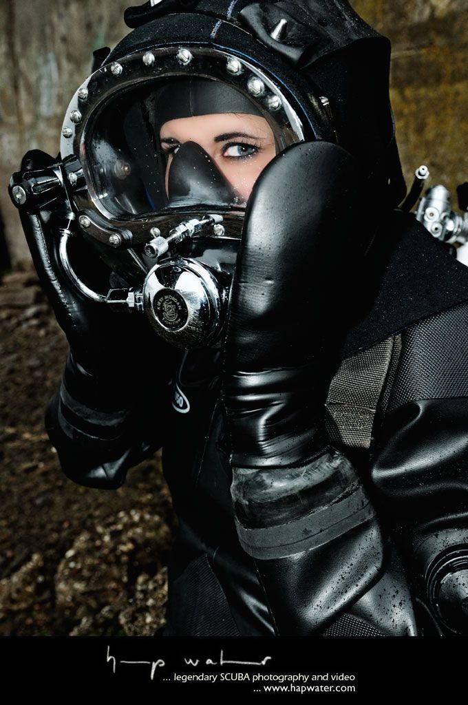 Helmet Diving | Scrolller