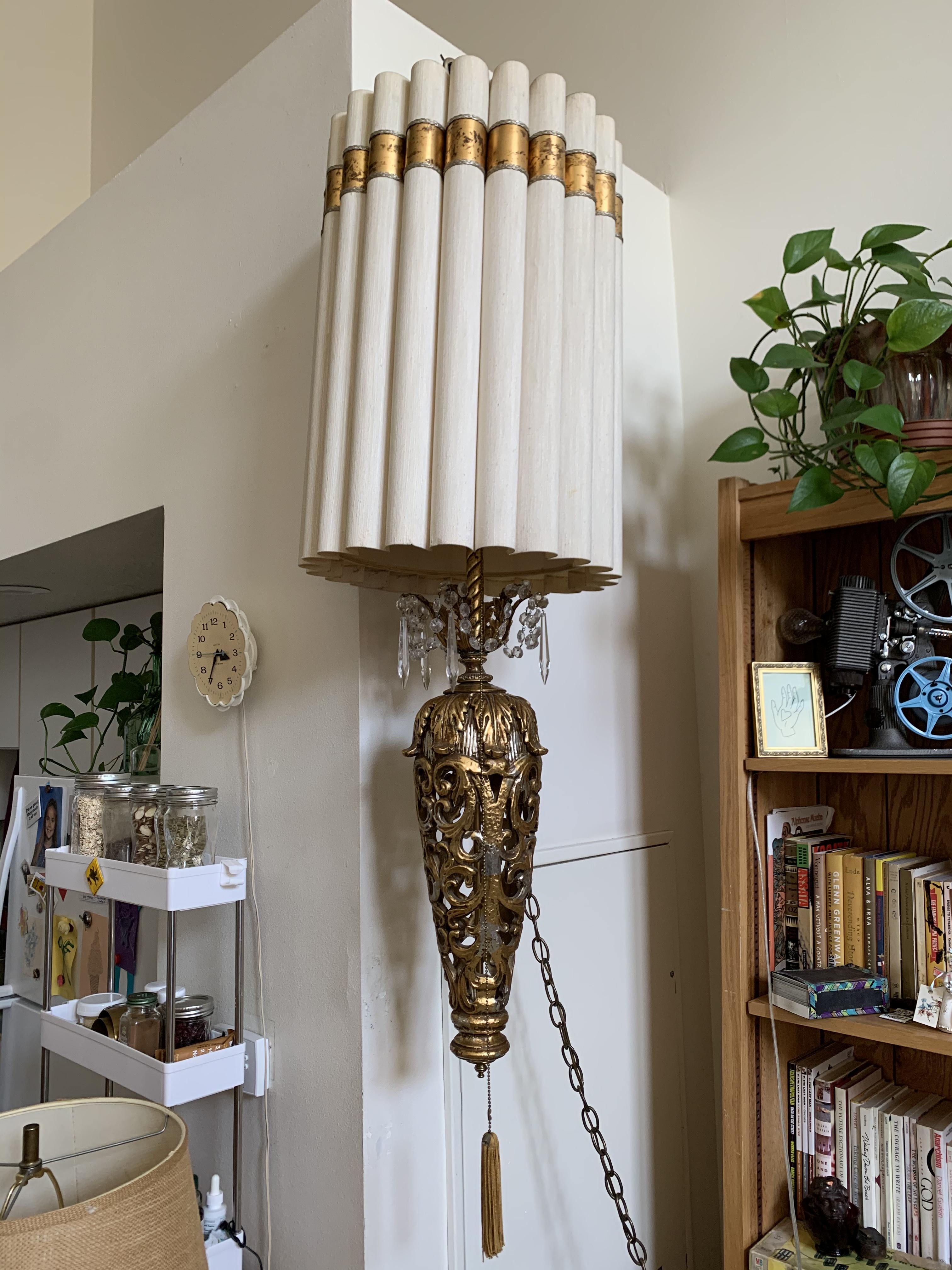 help me identify this vintage lamp | Scrolller