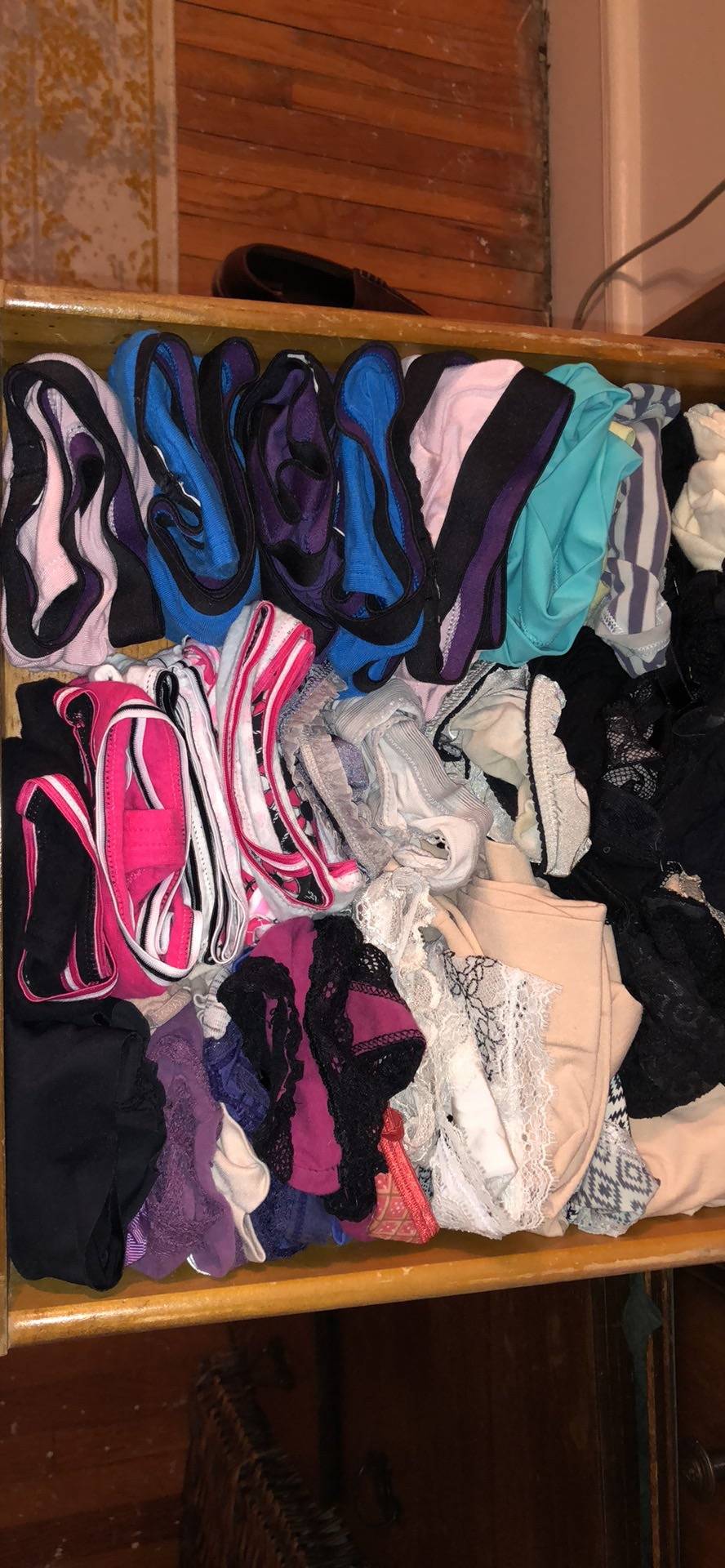 Help me pick | Scrolller