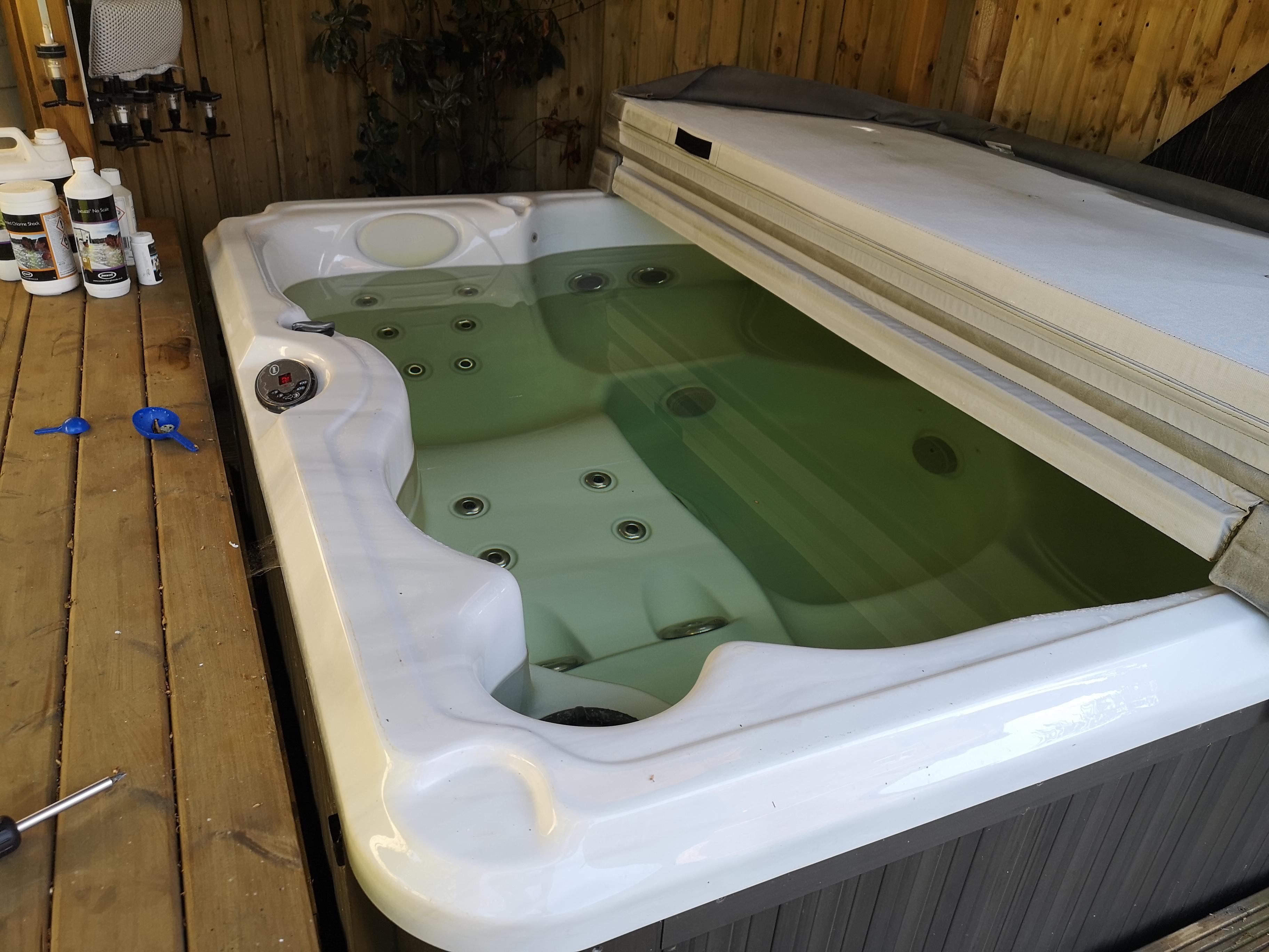 Help please. Can anyone identify the model of jacuzzi this is? | Scrolller