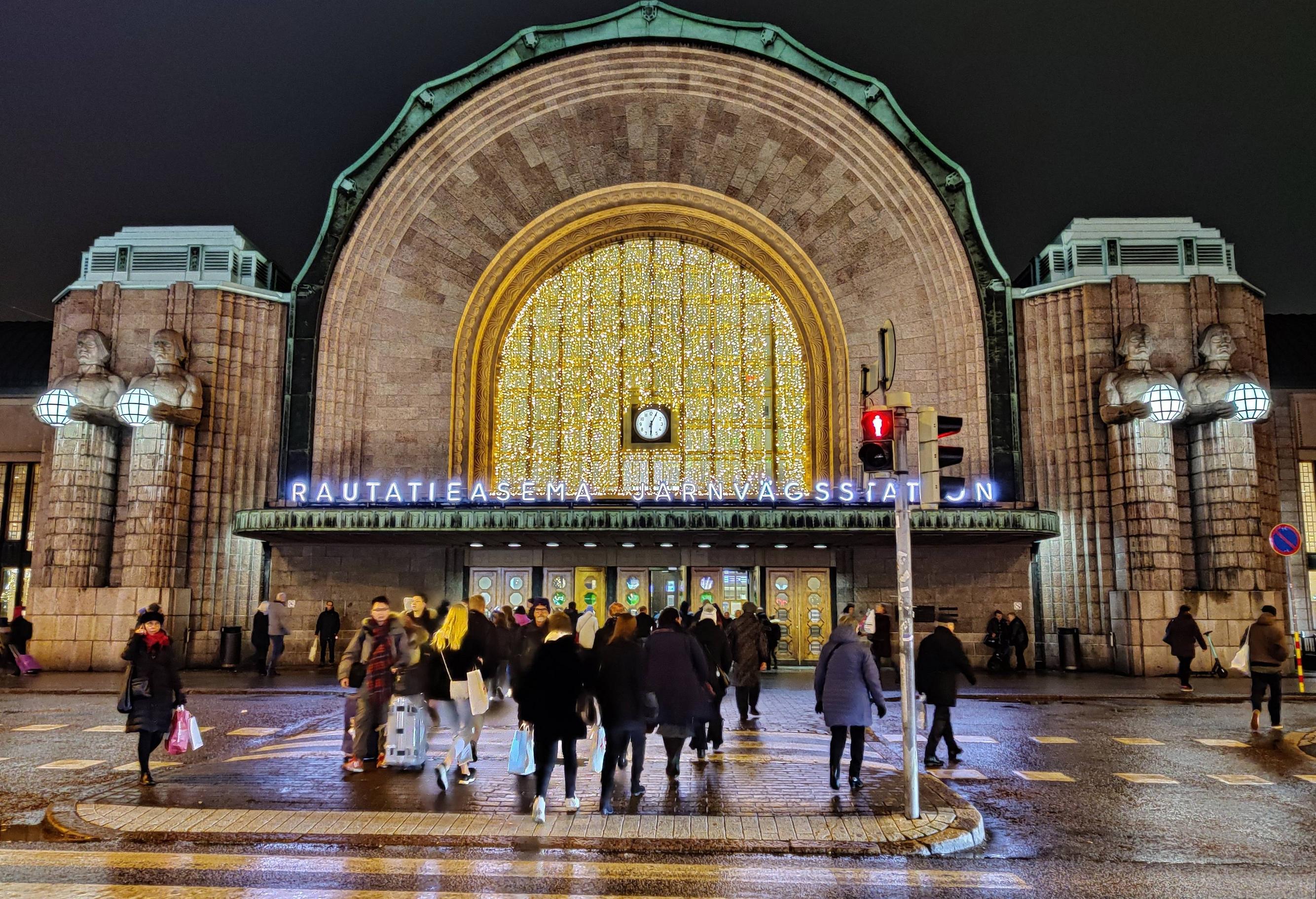 Helsinki Central Station | Scrolller