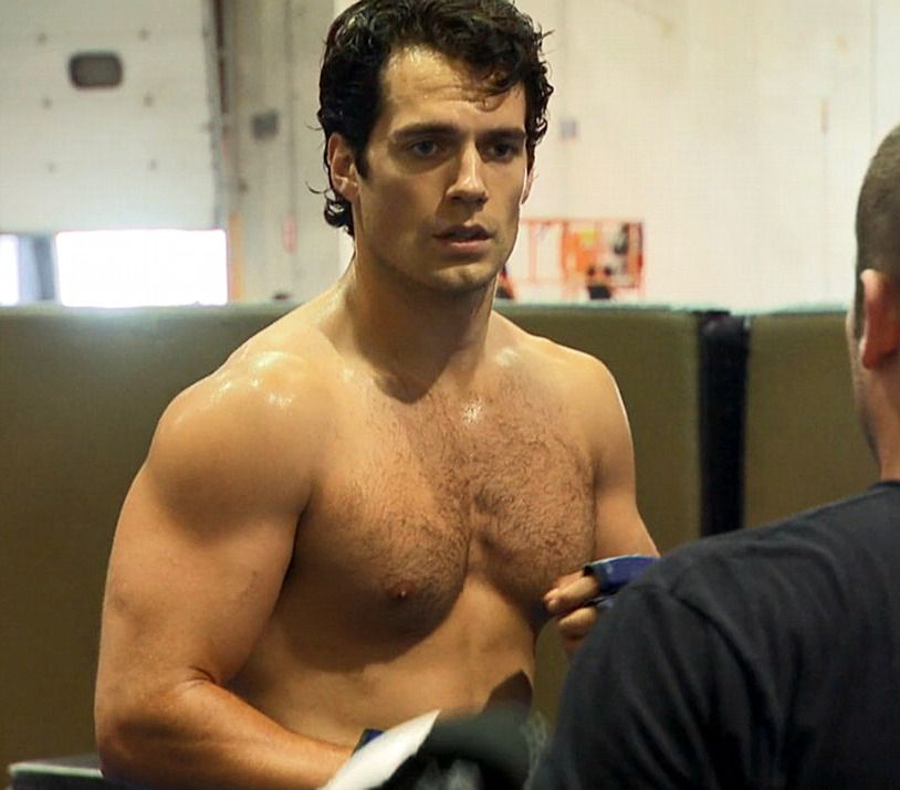 Henry Cavill | Scrolller